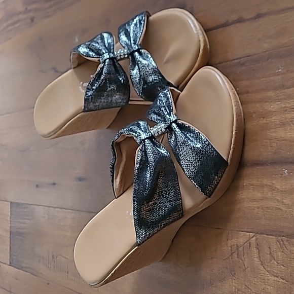 Italian Shoemakers | Shoes | Italian Shoemakers Wedge Sandals | Poshmark